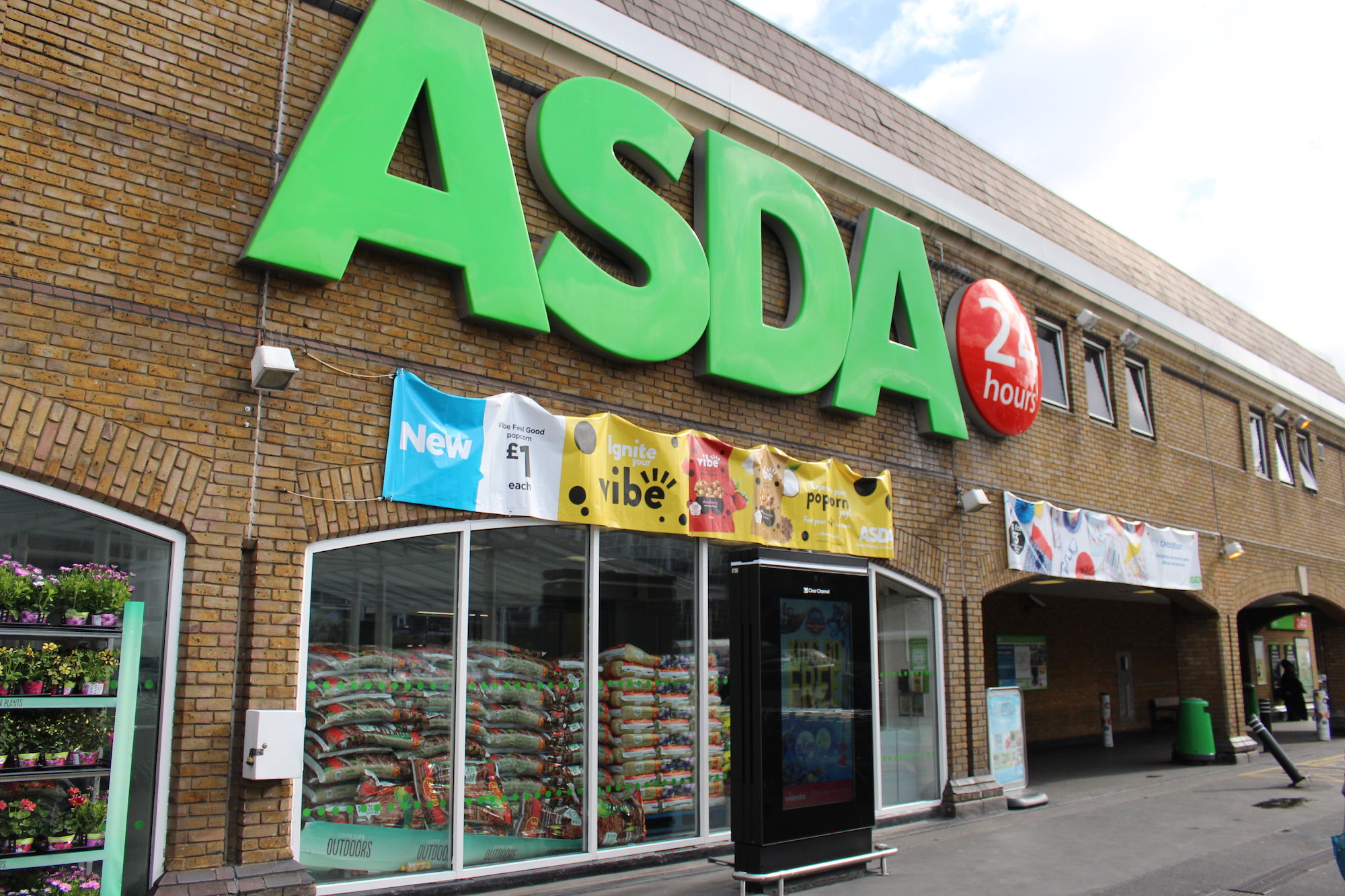 Photo Gallery: Retail Tour of Asda, London Produce Show ...