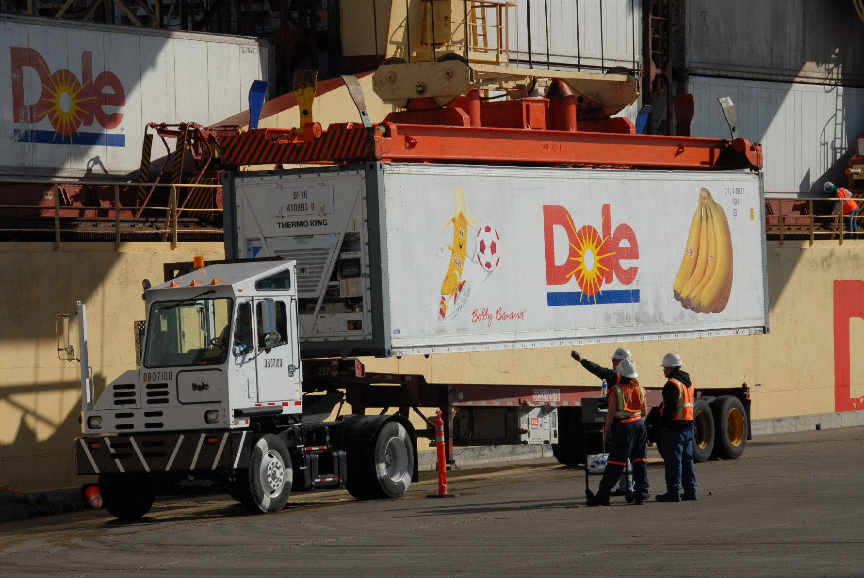 Dole Trucks Attacked In Honduras As Protests Build FreshFruitPortal dole-trucks-attacked-in-honduras-as-protests-build-freshfruitportal
