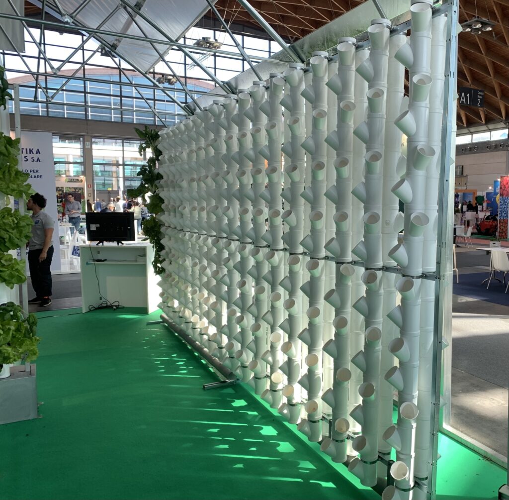 New domestic vertical farming structure