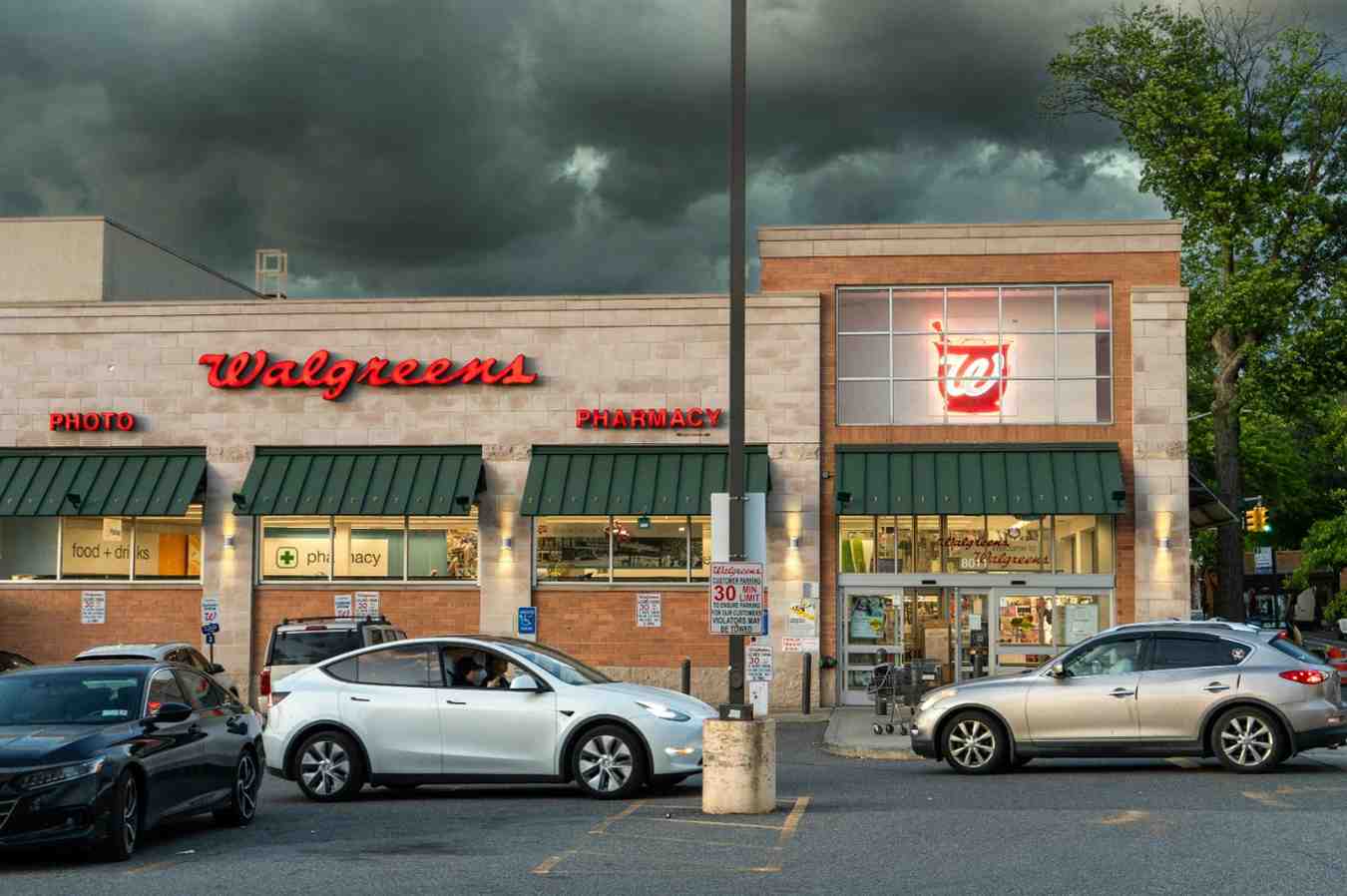 Walgreens to shut down 1,200 stores by 2027