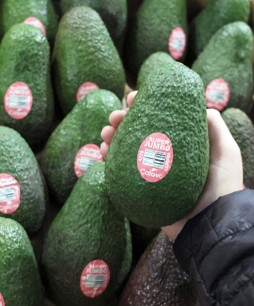 Calavo highlights jumbo avocados with eye-catching new "super jumbo ...